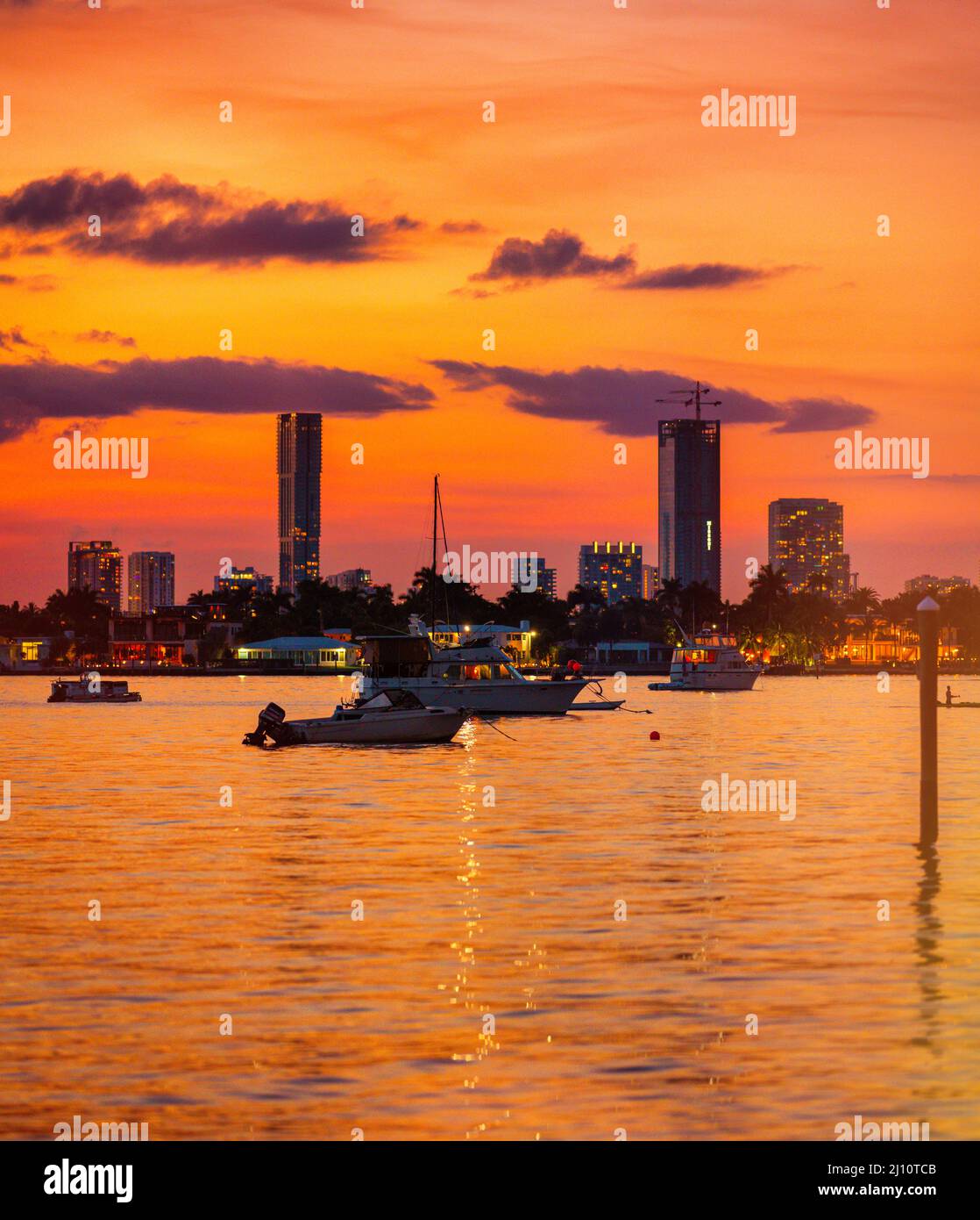 Skyscrapers miami hi-res stock photography and images - Alamy