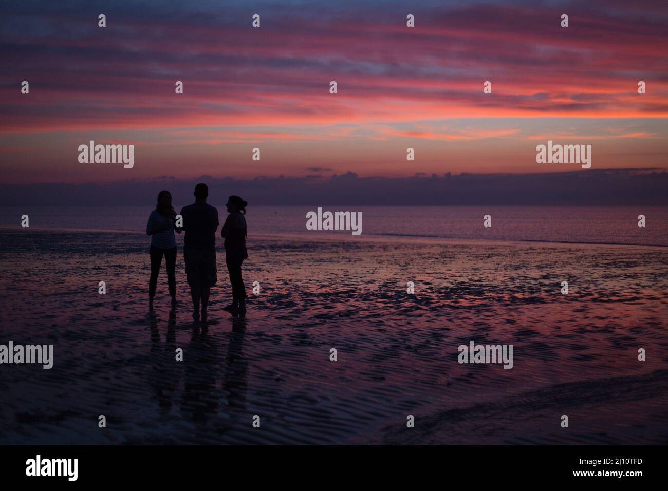 Silhouette of three people hi-res stock photography and images - Alamy