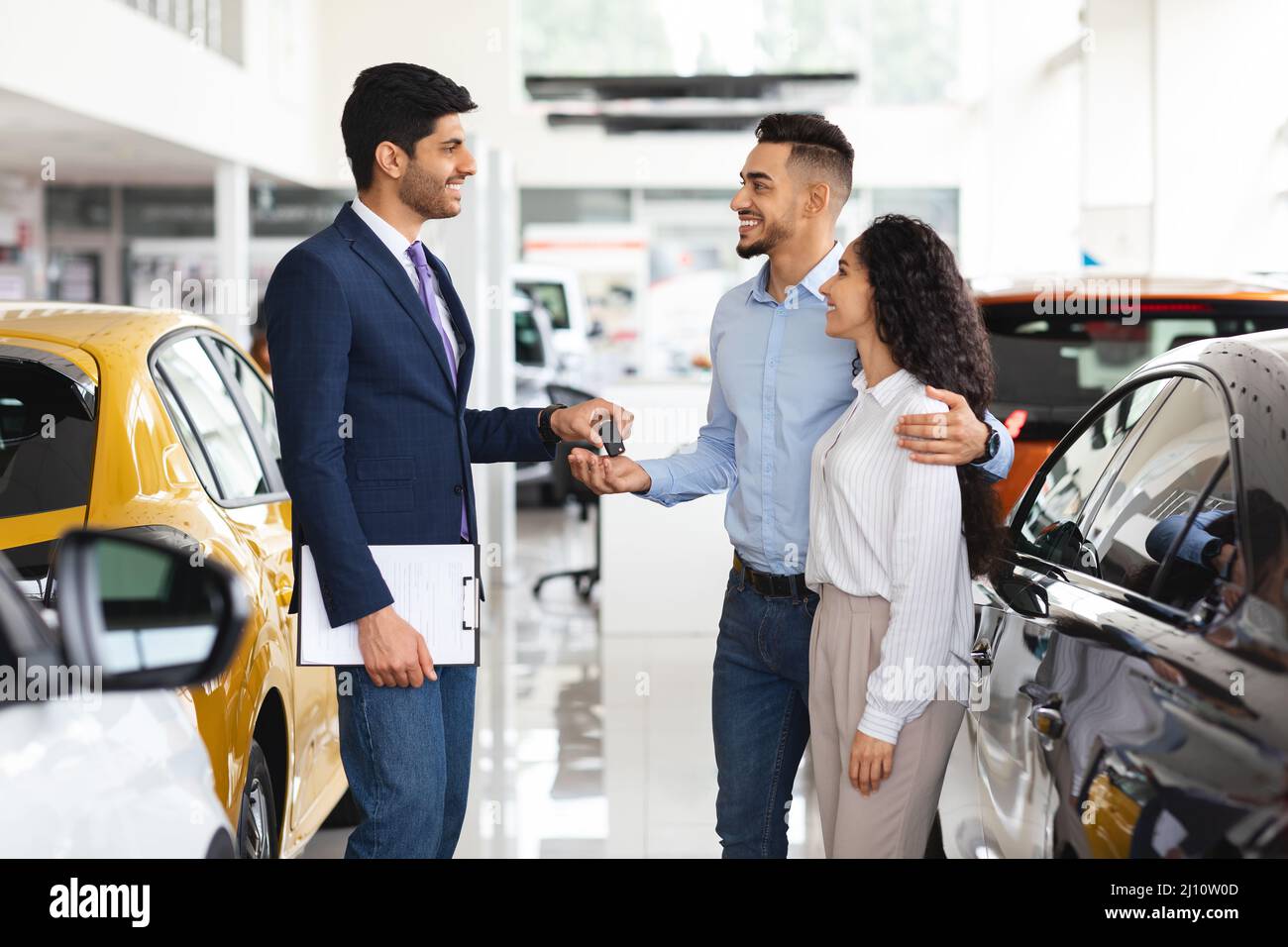 Retail sales associate hi-res stock photography and images - Alamy