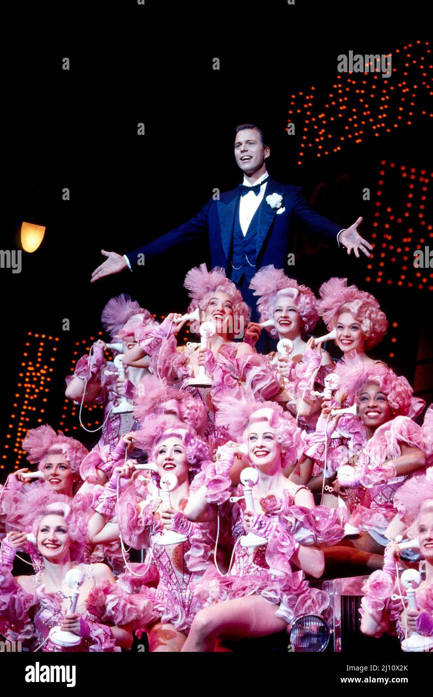 Zangler follies girls hi-res stock photography and images - Alamy