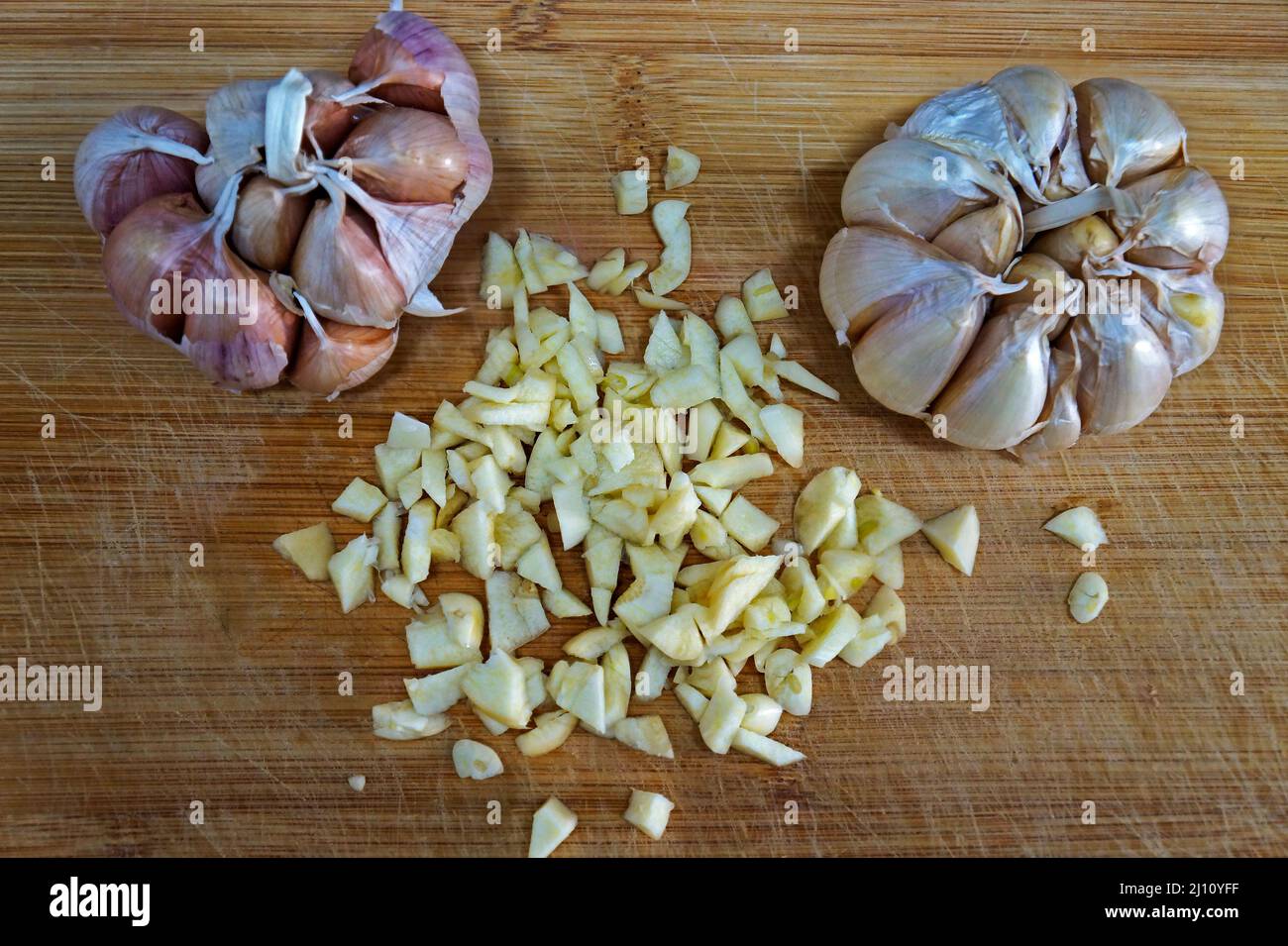 Vegetable herb chopped garlic hi-res stock photography and images - Alamy
