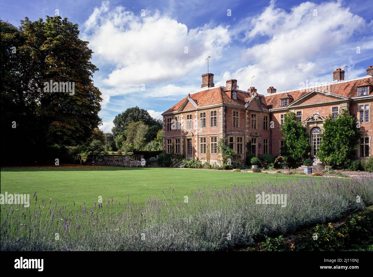 Heale house hi-res stock photography and images - Alamy