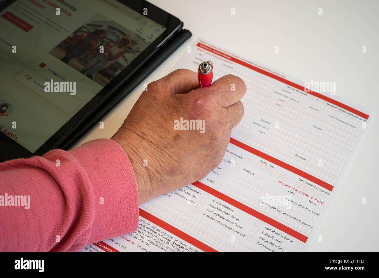 Office form hi-res stock photography and images - Alamy