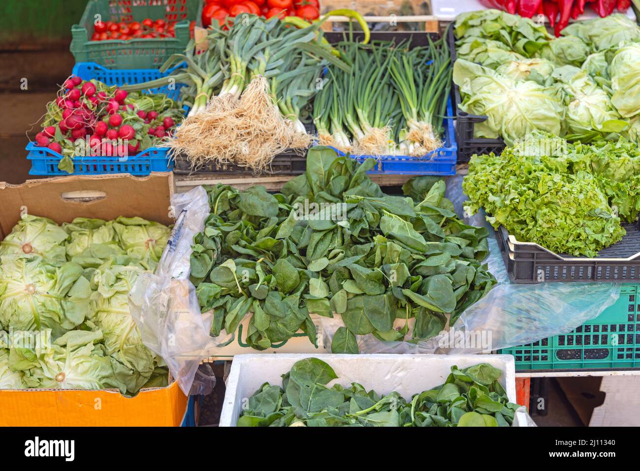 Fresh Vegetables Leafy Greens at Farmers Market Stall Stock Photo - Alamy