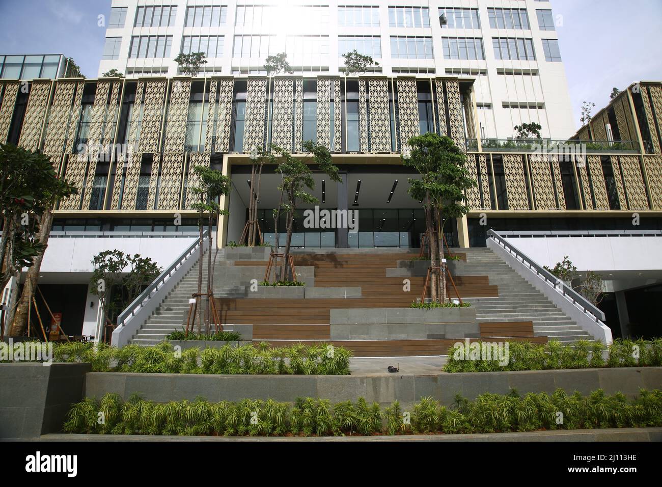 The Sarinah shopping center on Jalan MH Thamrin, Central Jakarta ...
