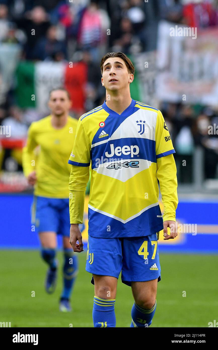 Fabio Miretti of Juventus FC in action during the Serie A 2021/22 match ...