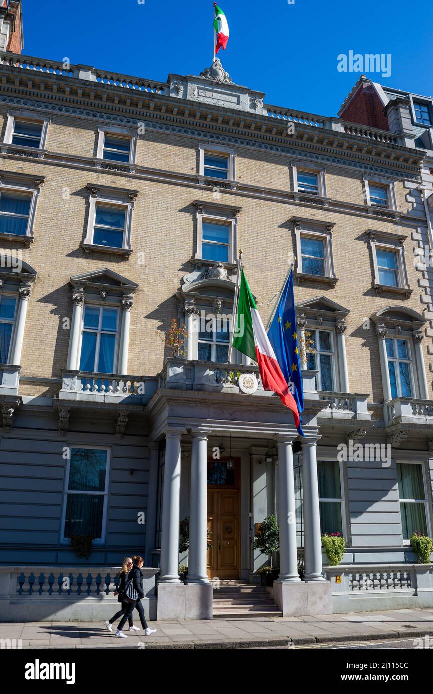 Gb flag back hi-res stock photography and images - Alamy