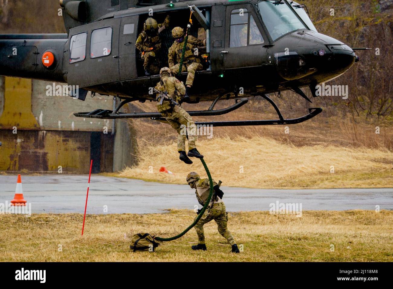 Exercise cold response 22 hi-res stock photography and images - Alamy