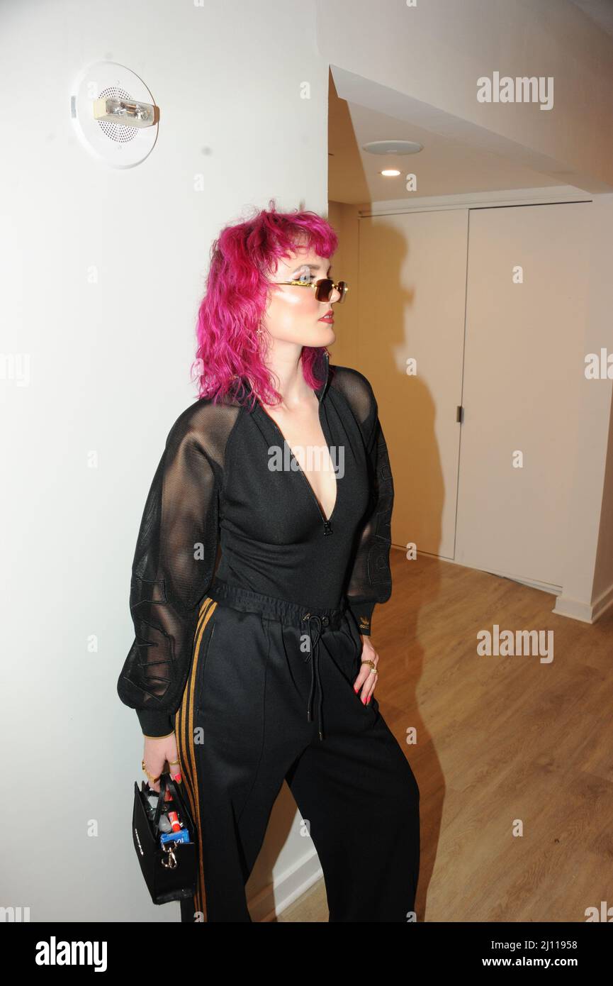 Model Cait Ryan in New York City, photos by Nadja Sayej Stock Photo - Alamy