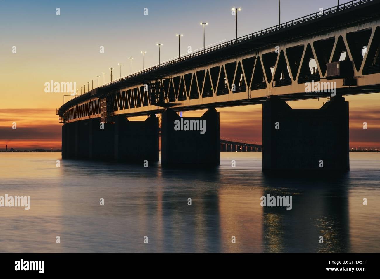 The oresund bridge between denmark hi-res stock photography and images ...