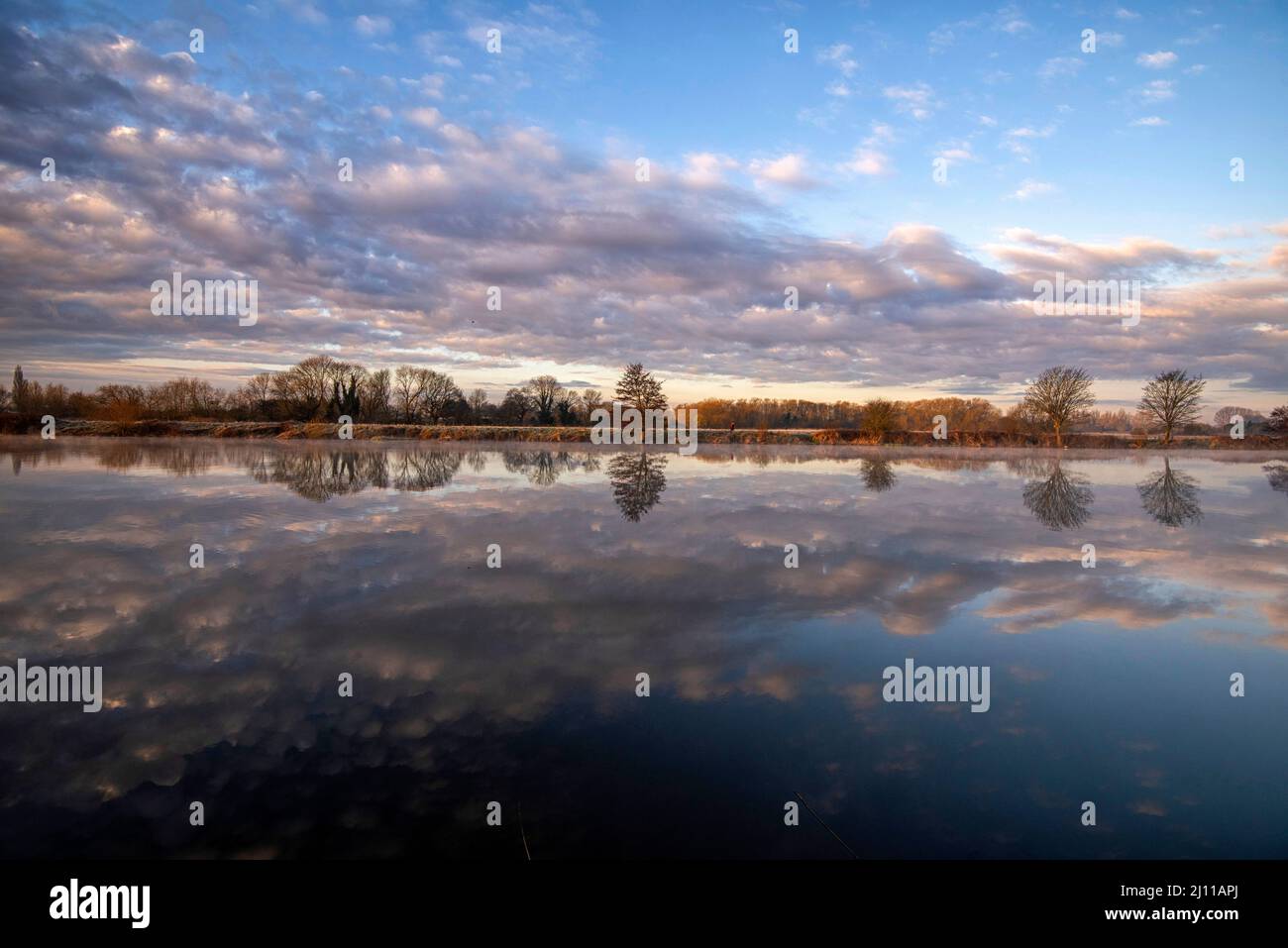 Sunrise on the River Trent at Colwick Park in Nottingham ...