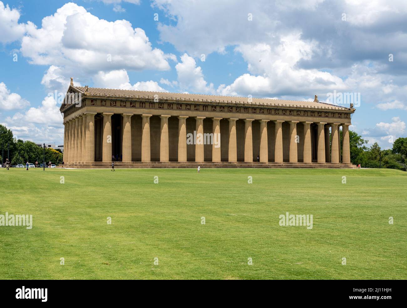 Modern replica of the ancient Greek Parthenon built in Centennial park ...