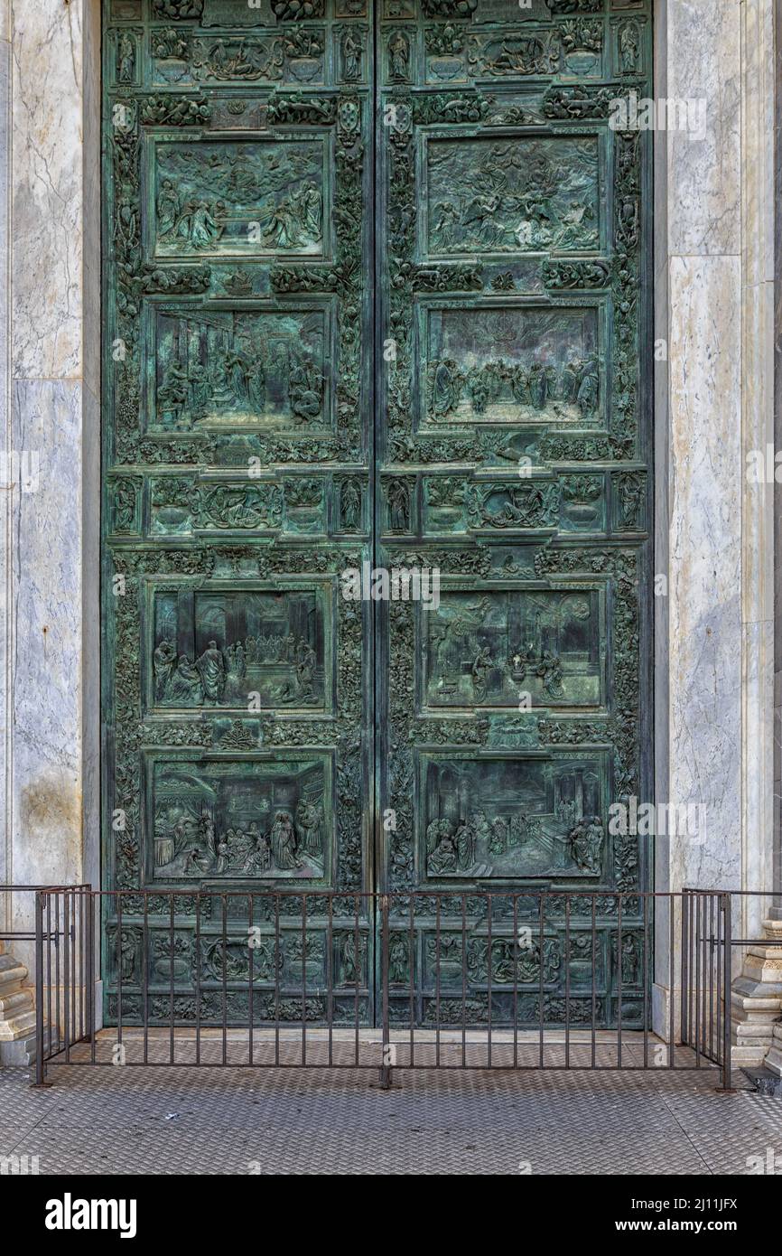 Entrance bronze door of Pisa Cathedral during daytime in Piazza del ...