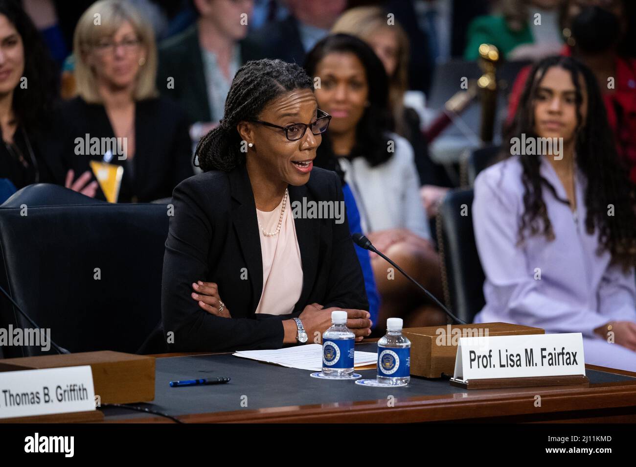 Lisa brown senate hi-res stock photography and images - Alamy