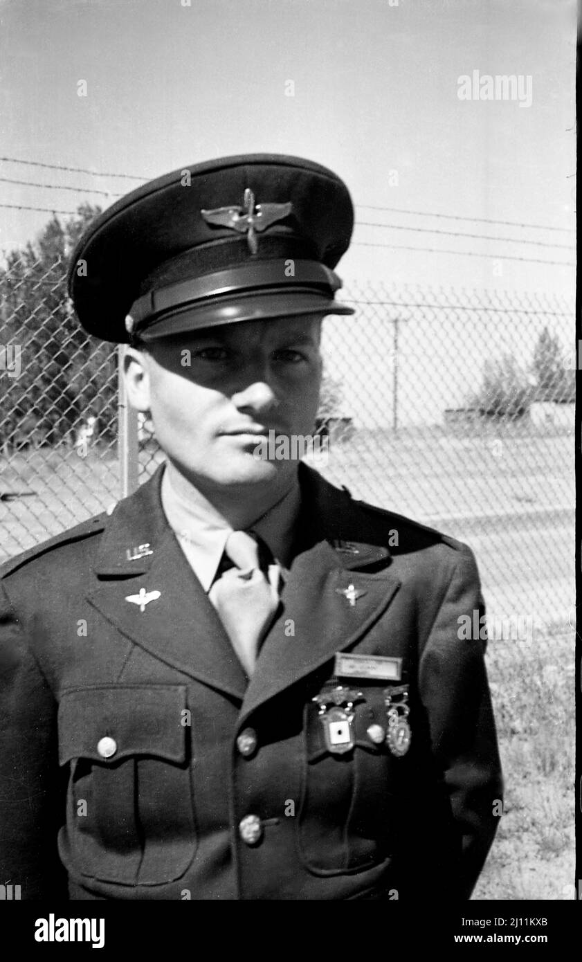 World war 2 pilot uniform hi-res stock photography and images - Alamy