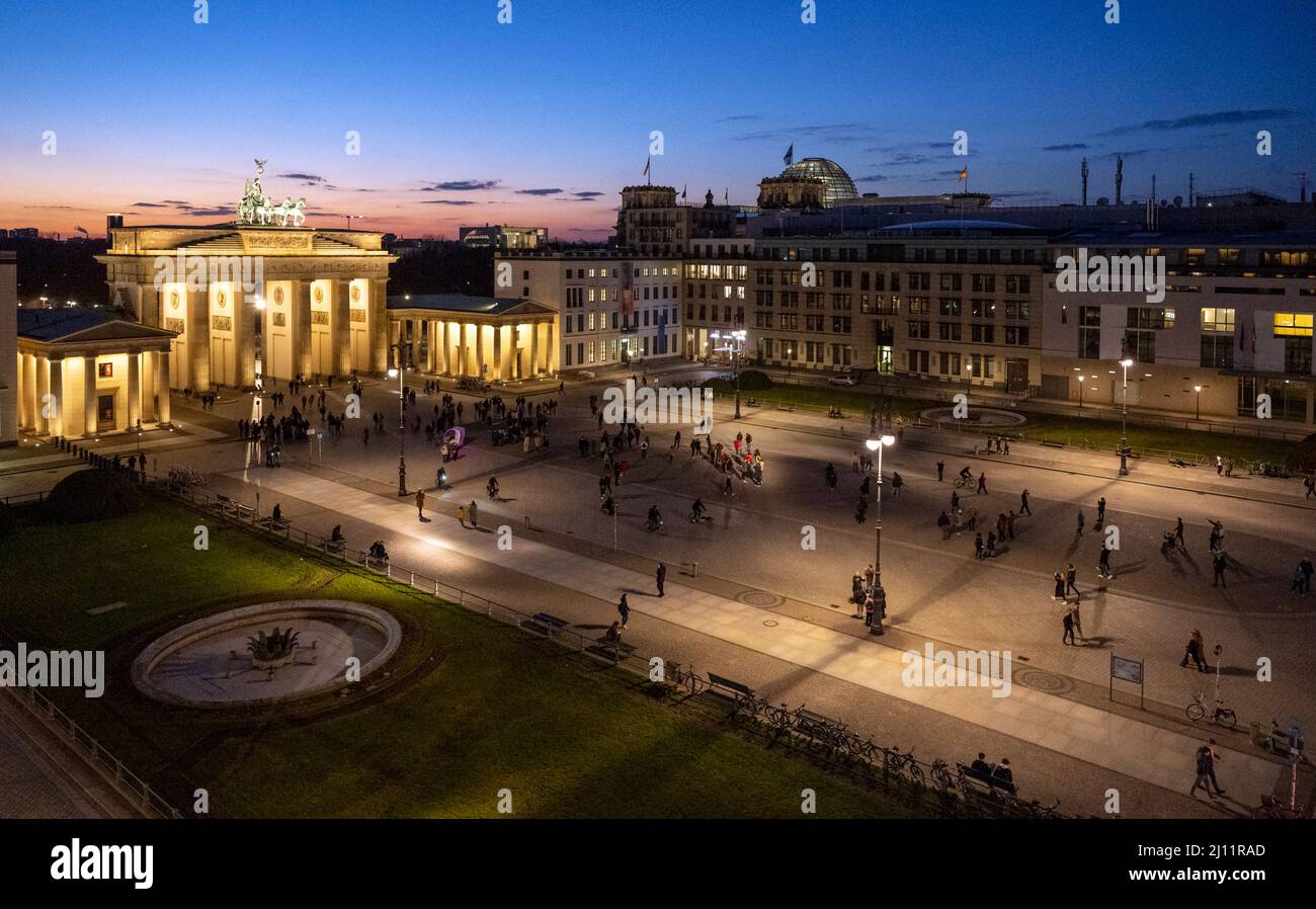 Birds eye view of brandenburg gate hi-res stock photography and images ...