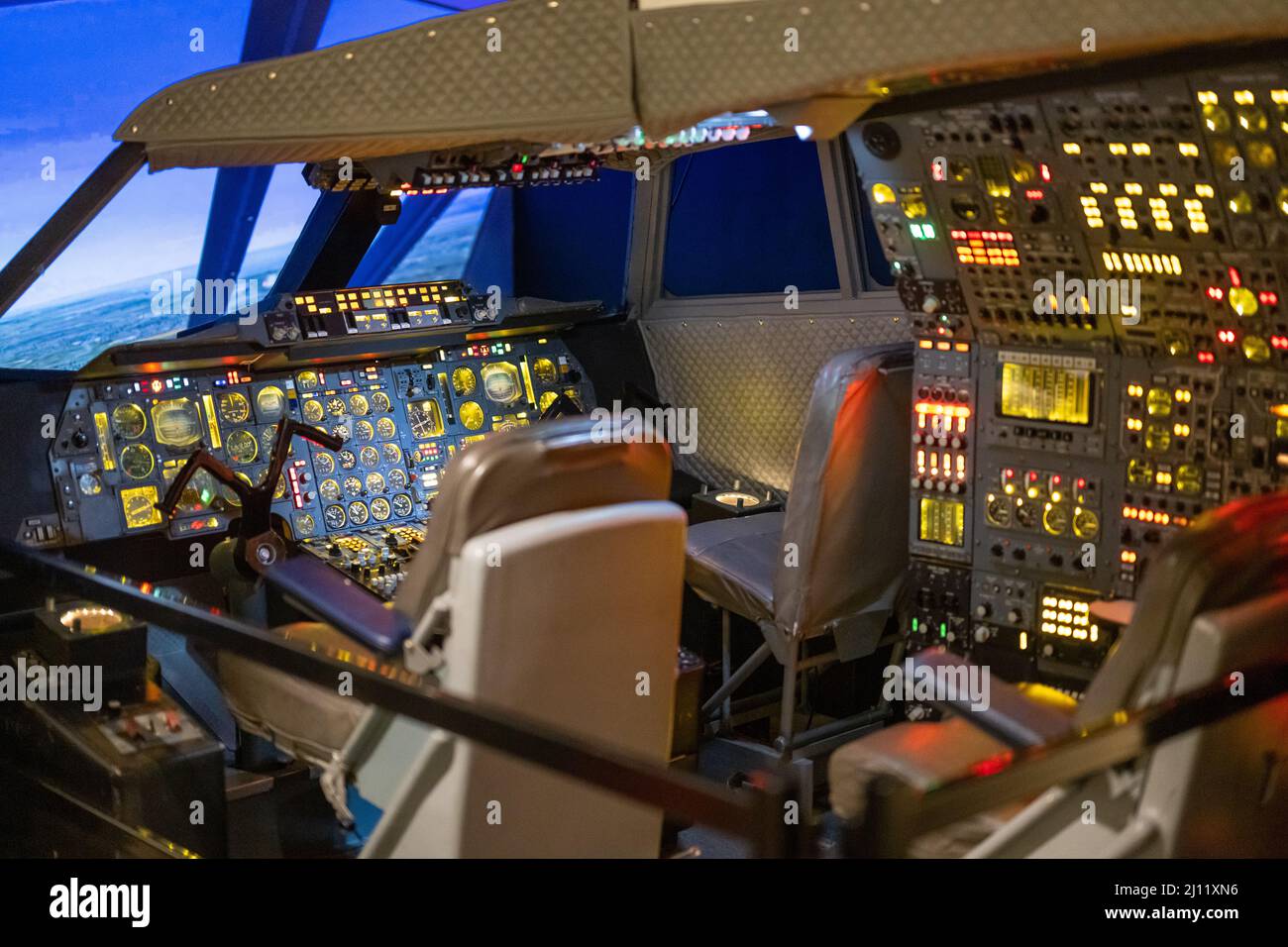 Concorde cockpit controls hi-res stock photography and images - Alamy