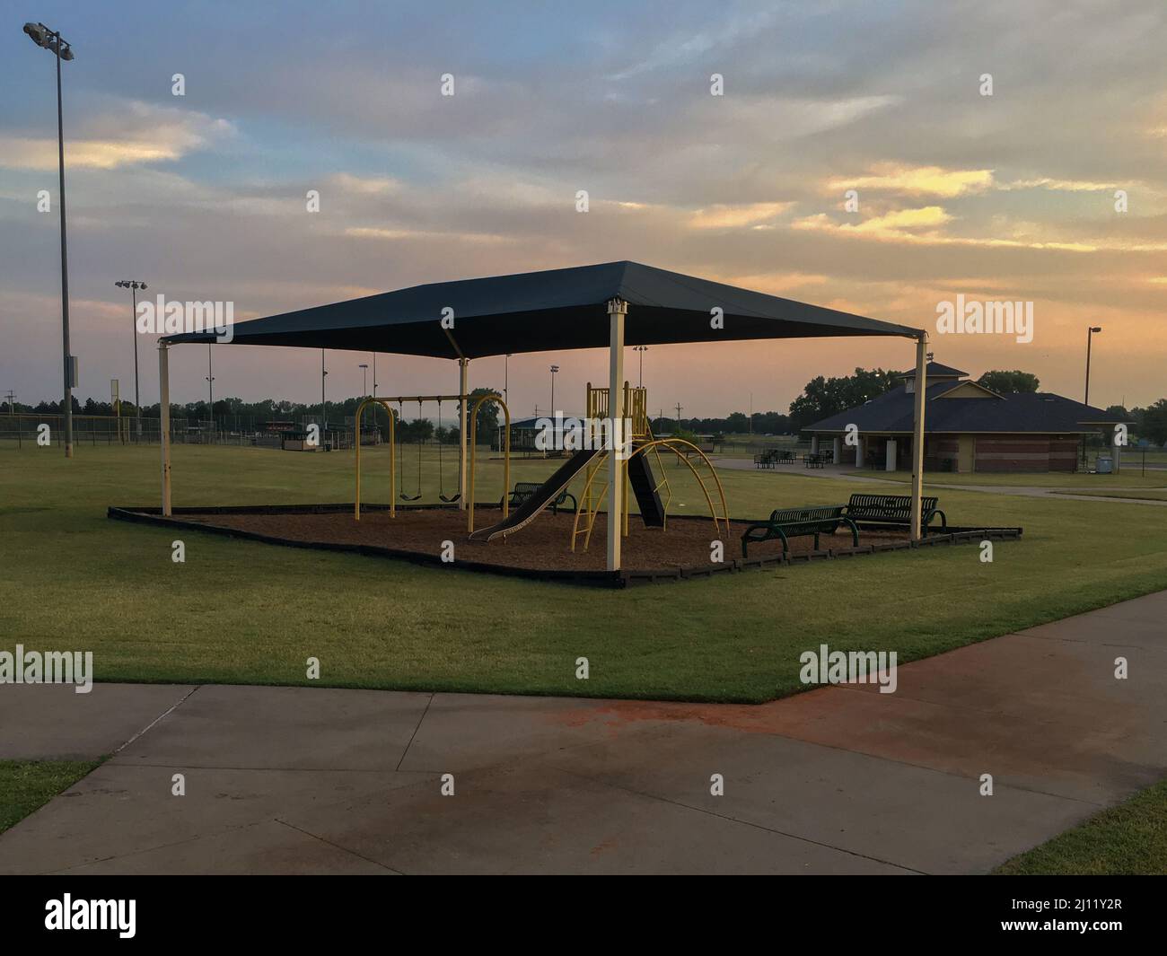 Brick shelters hi-res stock photography and images - Alamy