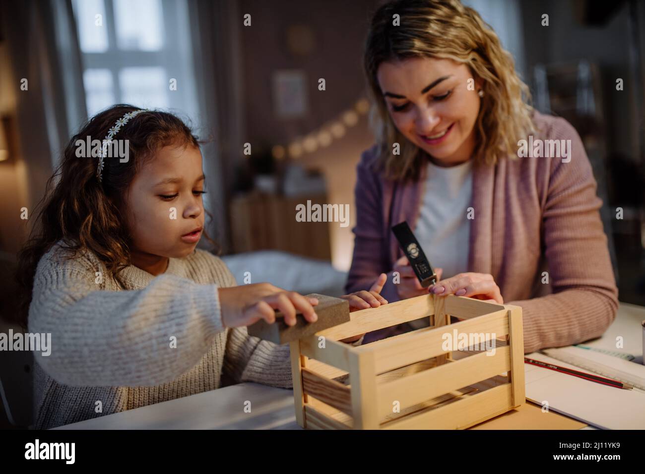 Parent child diy hi-res stock photography and images - Alamy