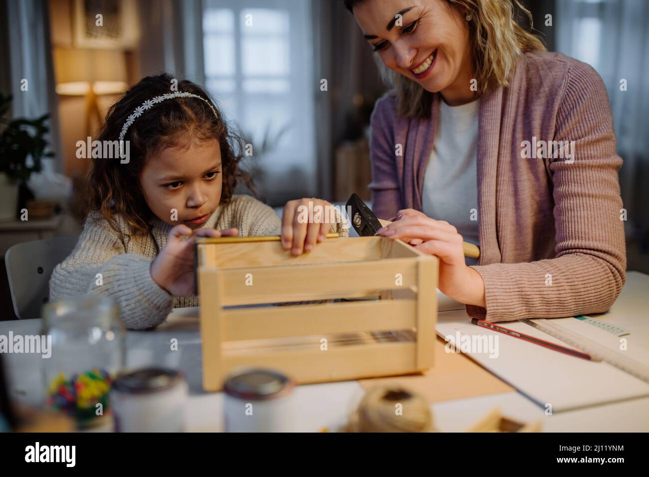Parent child diy hi-res stock photography and images - Alamy
