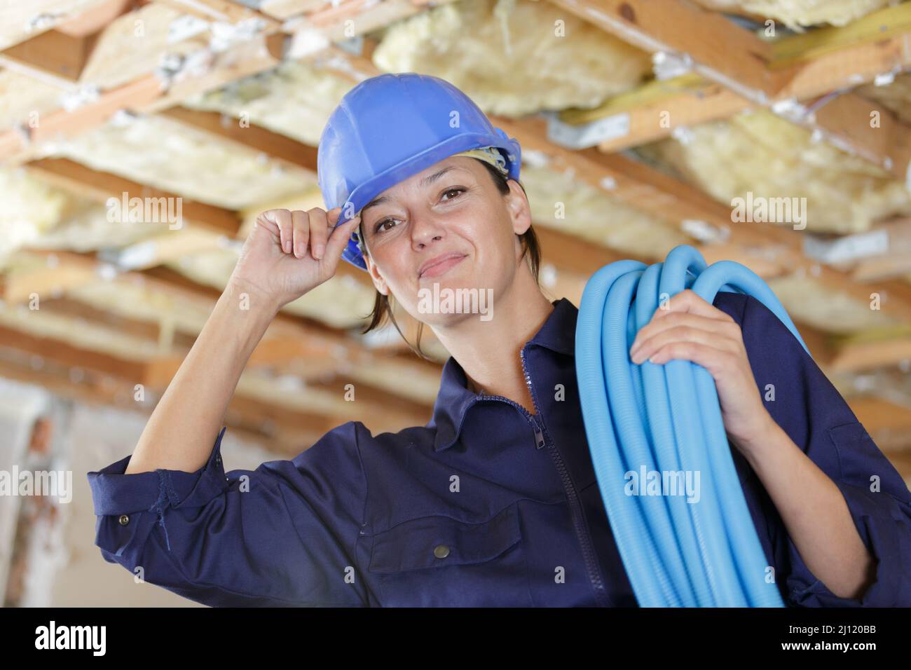 female electrician fixing electricity problem Stock Photo - Alamy female electrician fixing electricity problem Stock Photo - Alamy