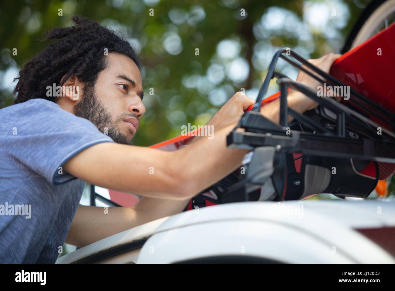 Man fixing a car hi-res stock photography and images - Alamy