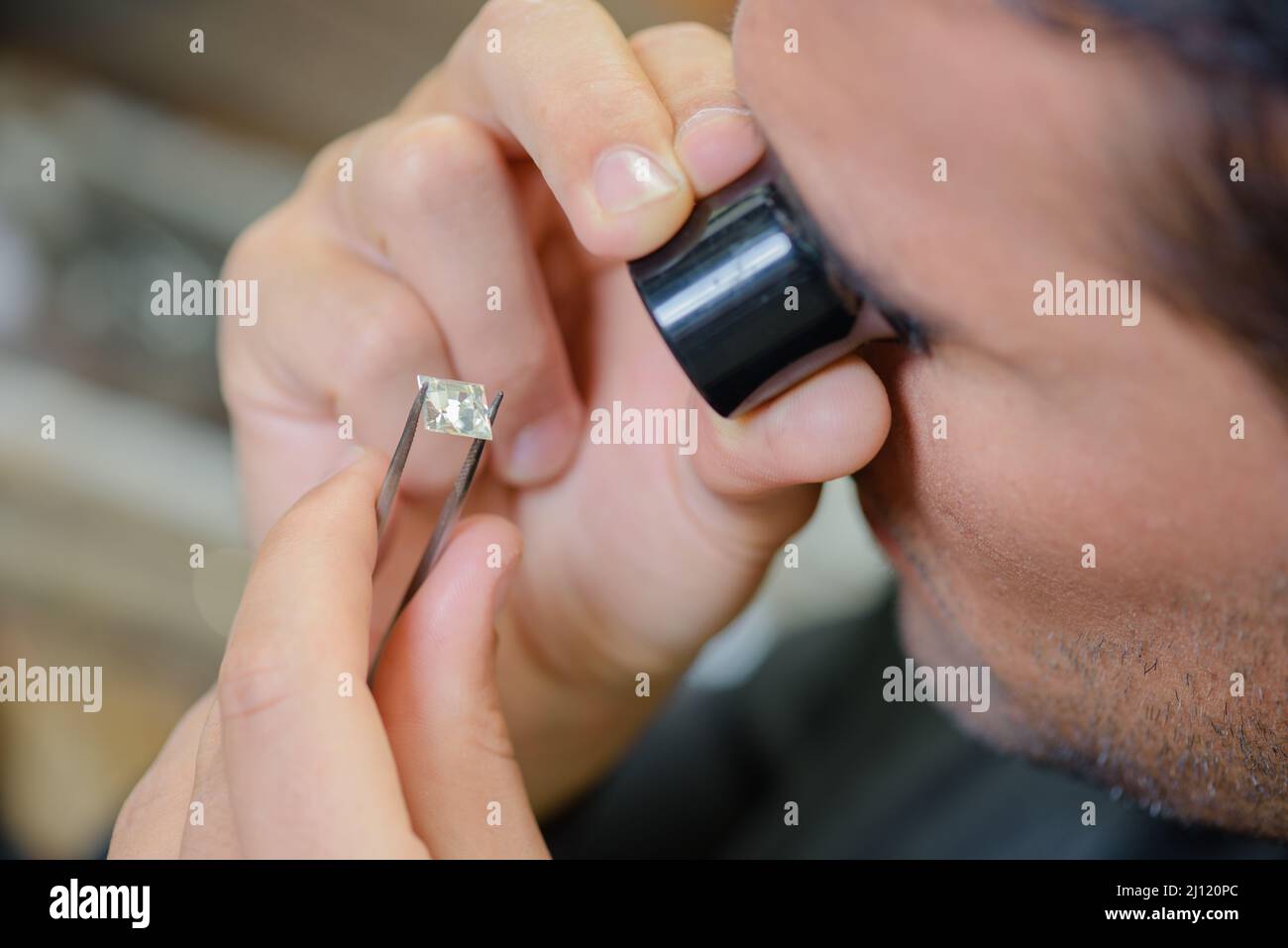 Inspecting jewelry hi-res stock photography and images - Alamy