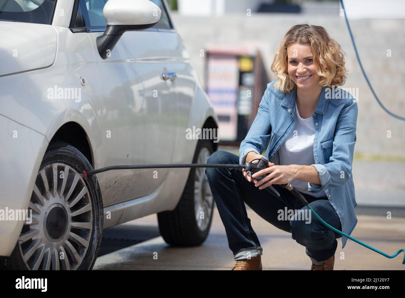 Women cleaning taking care hi-res stock photography and images - Alamy