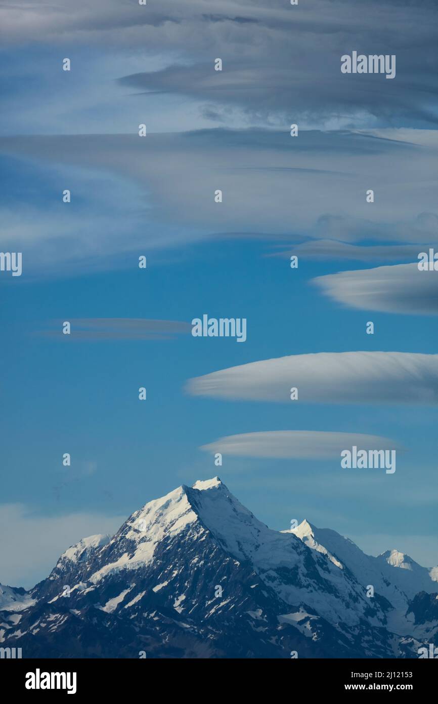 Clouds and Aoraki Mount Cook, South Canterbury, South Island, New ...