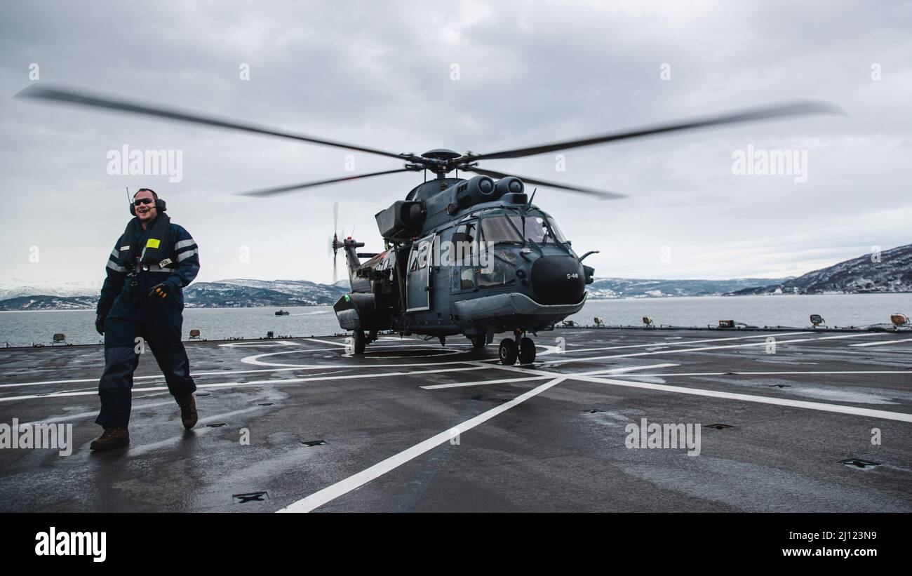 Royal Netherlands Air Force Sgt. Jasper facilitates the takeoff of an ...