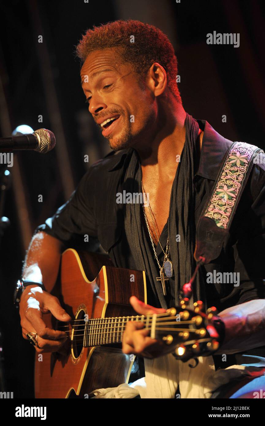 Gary Dourdan actor singer performs onstage Stock Photo - Alamy