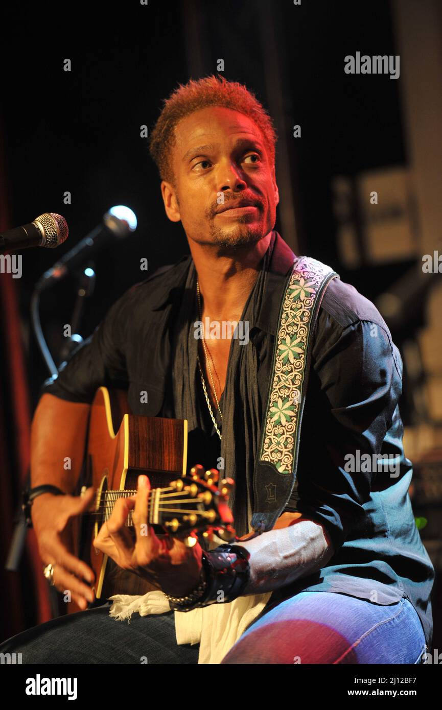 Gary Dourdan actor singer performs onstage Stock Photo - Alamy