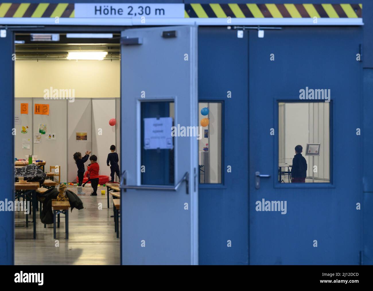 Dresden, Germany. 21st Mar, 2022. Children play at the Dresden arrival ...