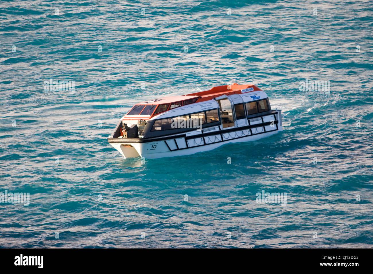 A tender from the P&O cruise ship, Pacific Sun, that weighs 47,000 ...
