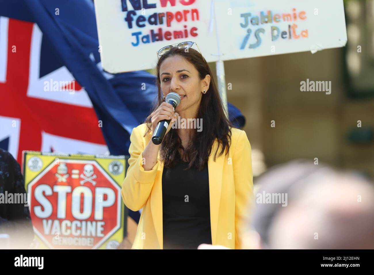 Vanessa hadchiti hi-res stock photography and images - Alamy