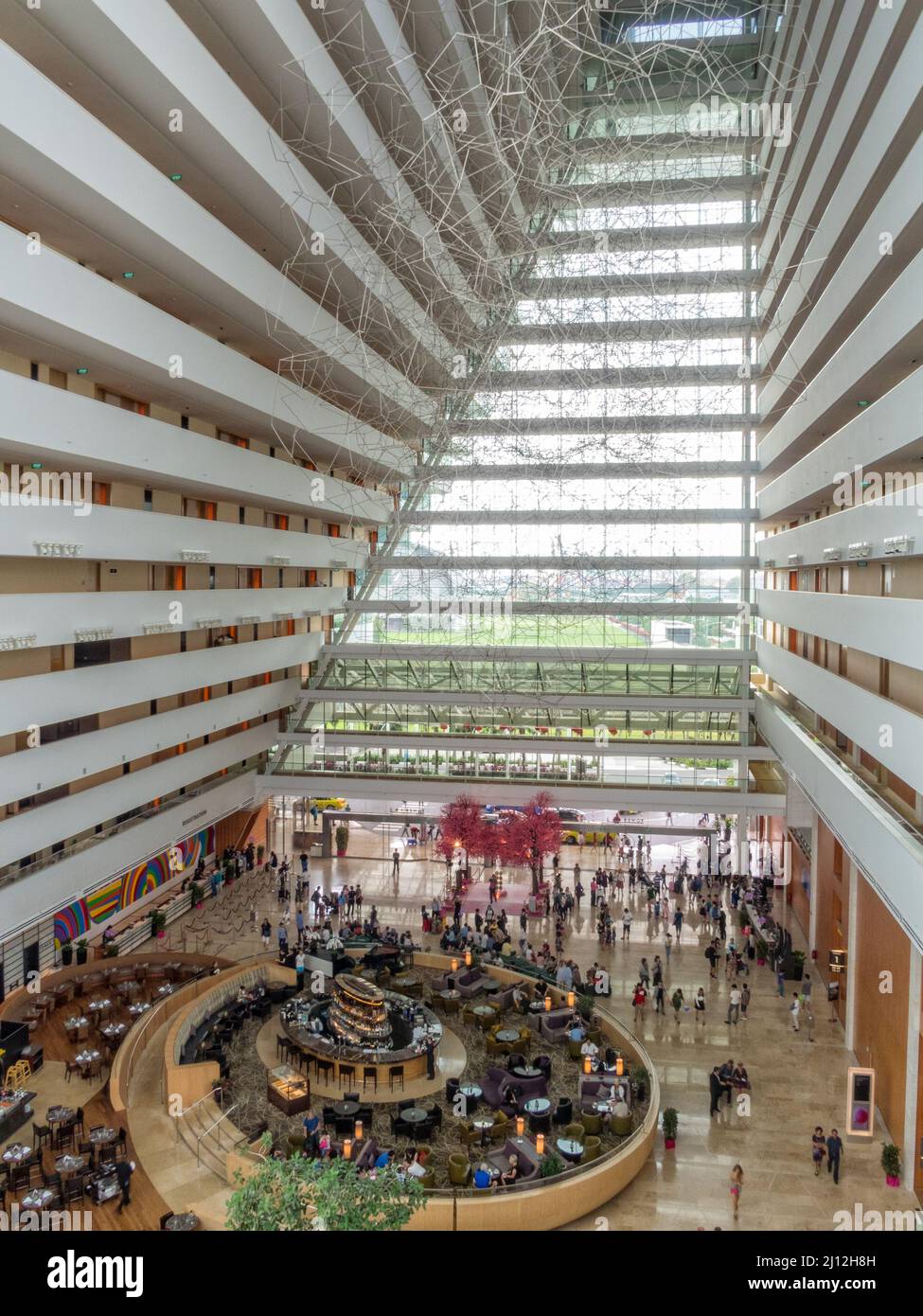 Hotel lobby atrium hi-res stock photography and images - Alamy