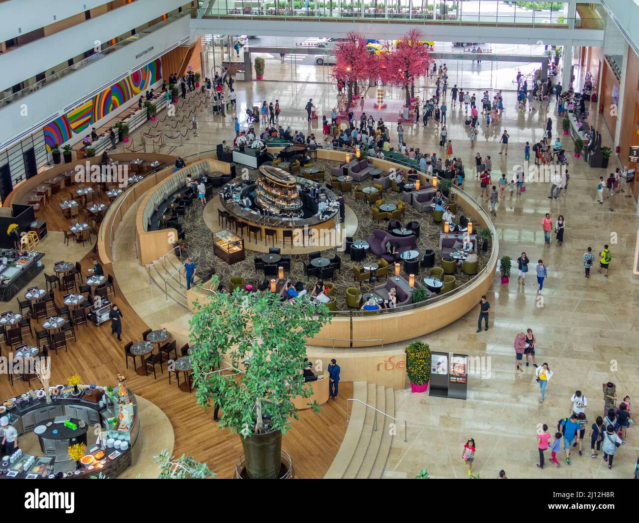Hotel lobby of Marina Bay Sands - Singapore Stock Photo - Alamy