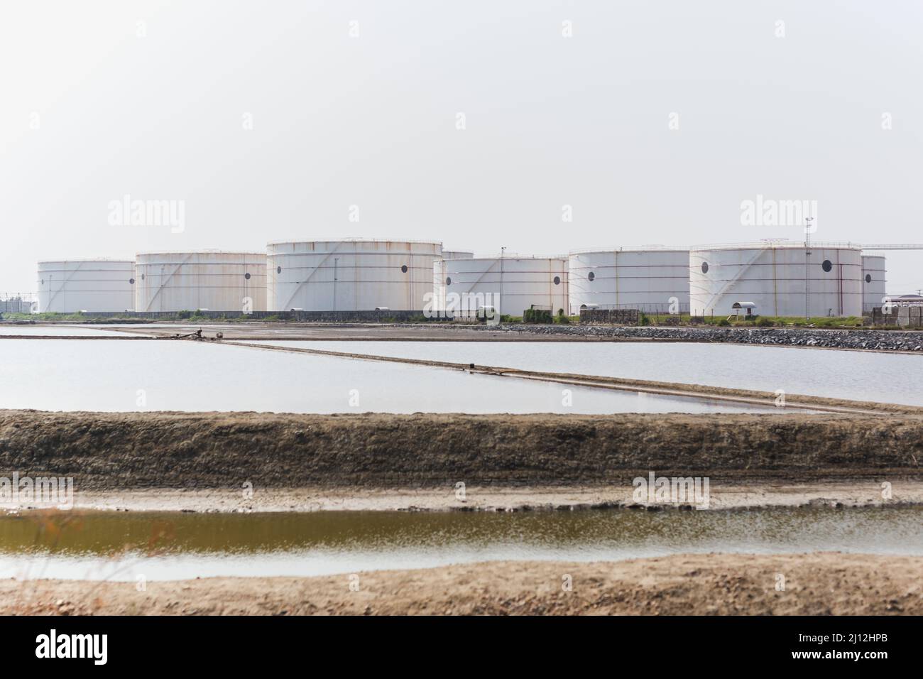 Big industrial oil tanks hi-res stock photography and images - Alamy