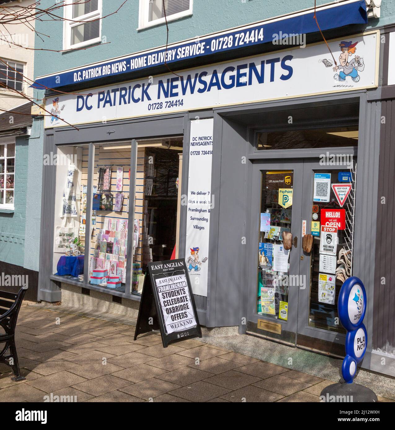 Shop retail shopping newsagents hi-res stock photography and images - Alamy