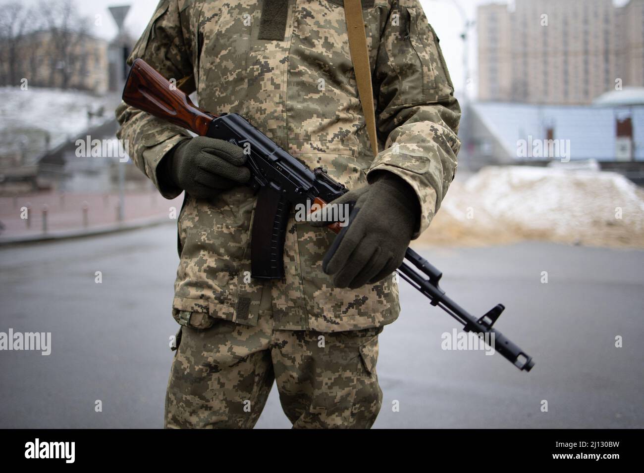 Fighters of the Ukrainian Territorial Defence Forces, the military ...