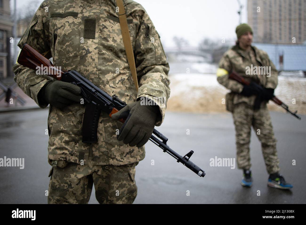 Fighters of the Ukrainian Territorial Defence Forces, the military ...