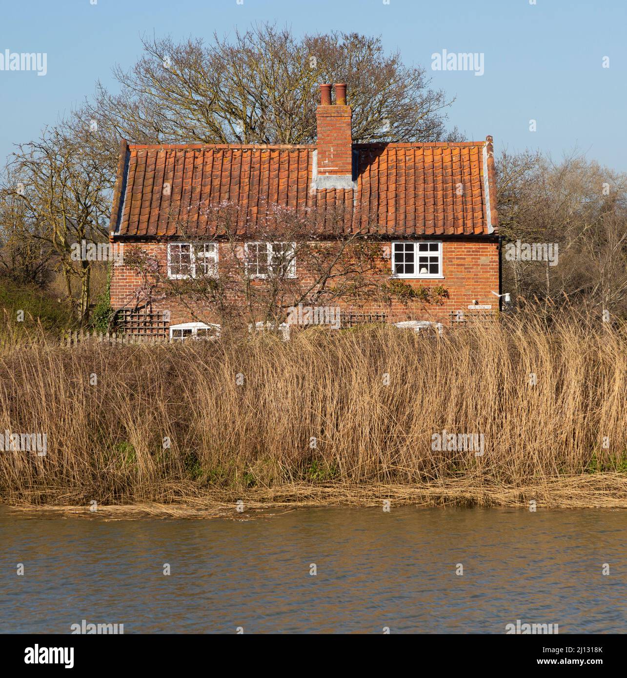 Historic waterside cottage in reeds by River Alde, Snape, Suffolk ...