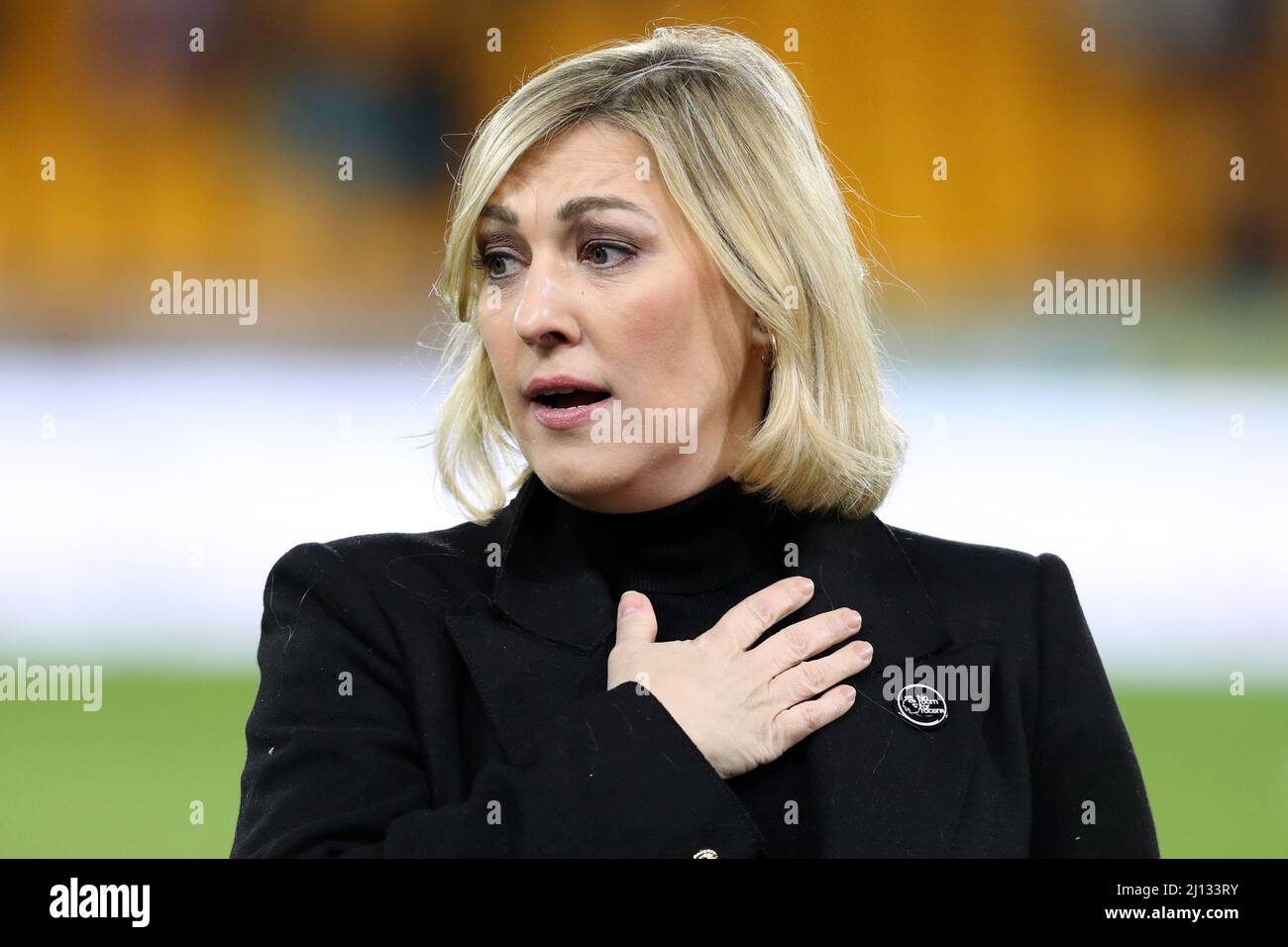 Sky sports presenter kelly cates hi-res stock photography and images ...