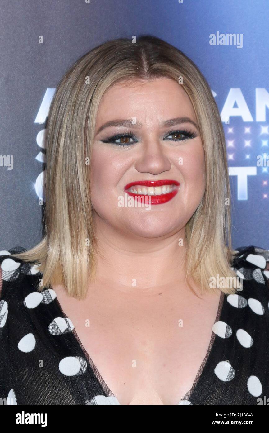 March 21, 2022, Los Angeles, CA, USA: LOS ANGELES - MAR 21: Kelly ...