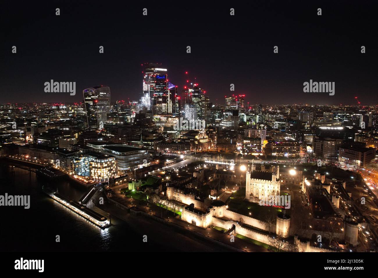 Tower of London drone aerial view at night 2022 Stock Photo - Alamy