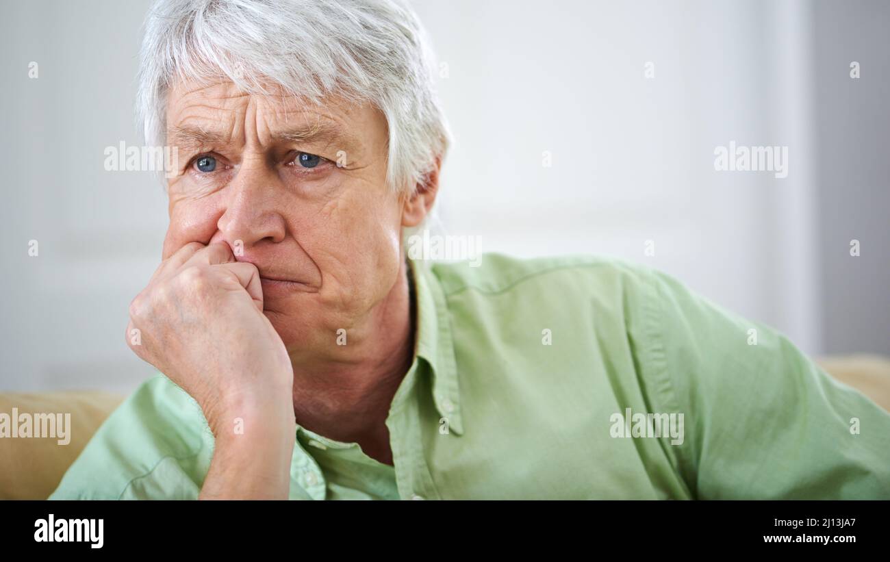 Man deep in thought hi-res stock photography and images - Alamy