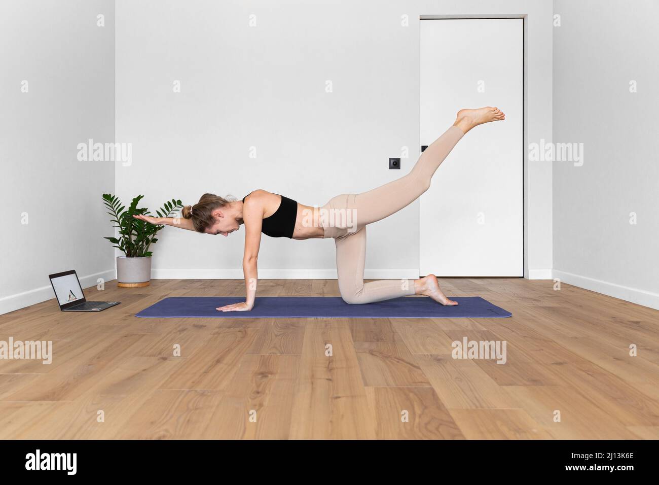 Young woman getting fit hi-res stock photography and images - Alamy