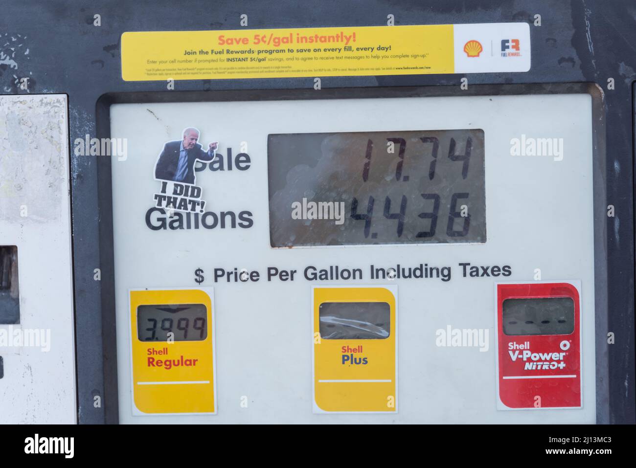 OKC, OKLAHOMA, US-MAR 17, 2022: Shell gas pump station with I did that ...