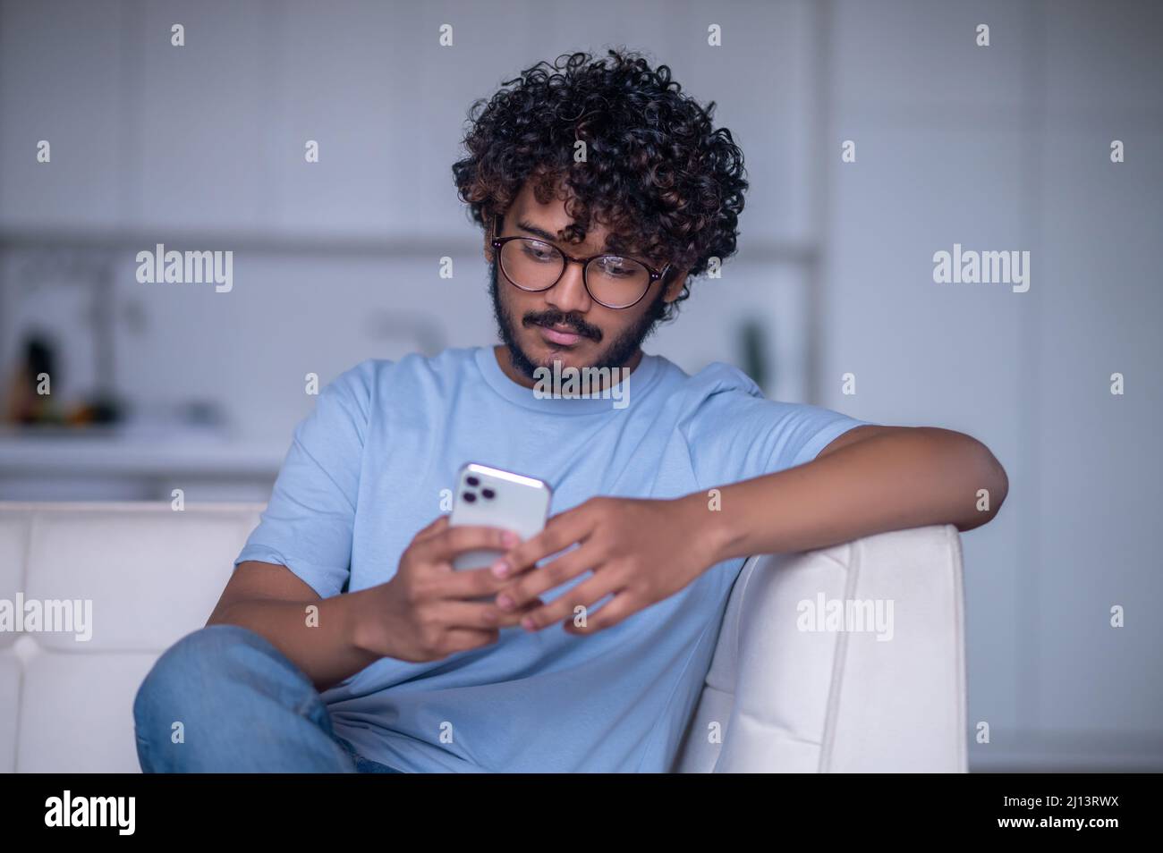 Eyeglasses guy indian hi-res stock photography and images - Alamy