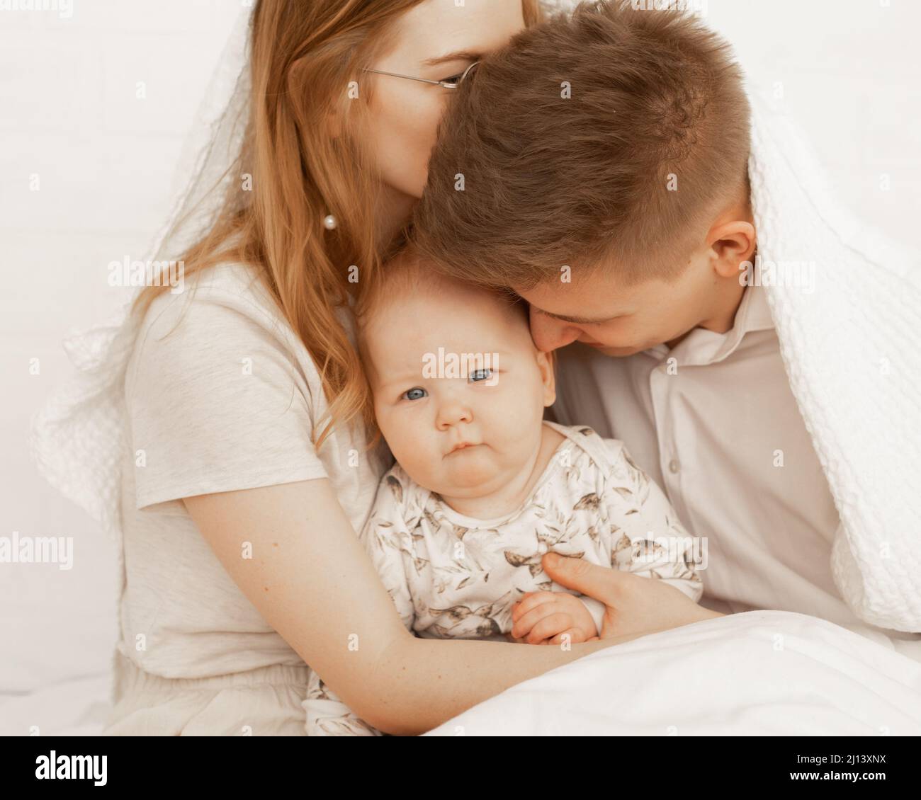 Hug support family hospital hi-res stock photography and images - Alamy